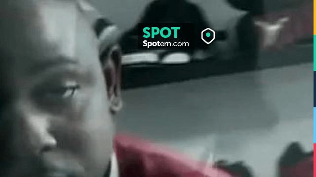 El par de Nike Air Jordan Retro 13 "OG" (GS) en el video musical de ...