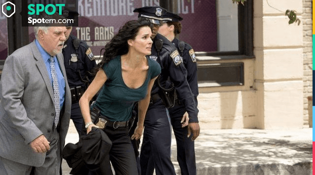 The top green Persona75 of lieutenant Jane Rizzoli (Angie Harmon) in ...