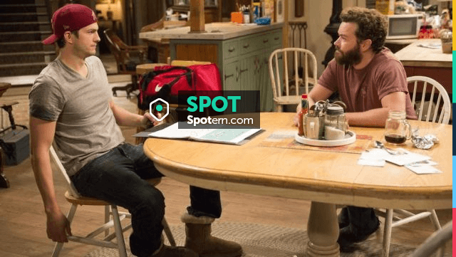 La bouteille de Budweiser de Colt Bennett (Ashton Kutcher) dans The ...