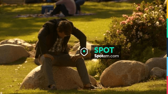 The authentic watch Chad Radwell (Glen Powell) in Scream Queens S02E03 ...