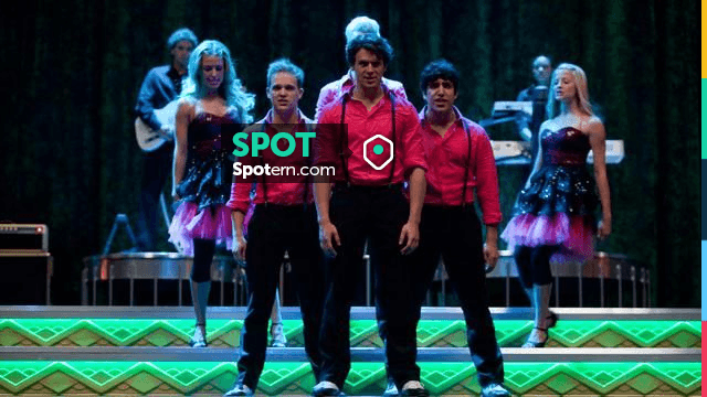 The shirt of Jesse st James (Jonathan Groff) and "Vocal Adrenaline" in ...