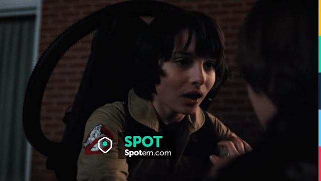 The crest Ghostbusters outfit Mike Wheeler (Finn Wolfhard) in Stranger ...