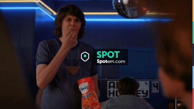 The t-shirt blue "Palace Arcade" Keith (Matty Cardarople) in Stranger ...