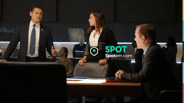 La robe noire et blanche Ted Baker de Emily Rhodes (Italia Ricci) dans ...