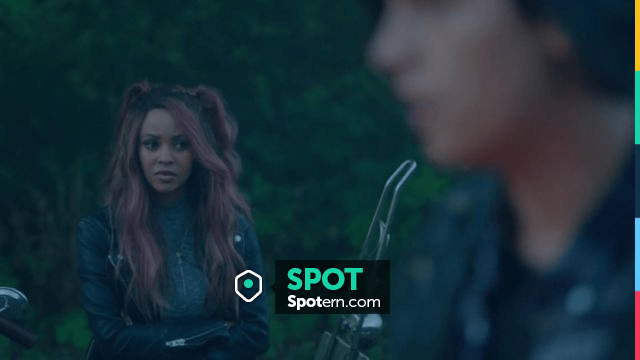 The leather jacket of Toni Topaz (Vanessa Morgan) in Riverdale S02E09 ...