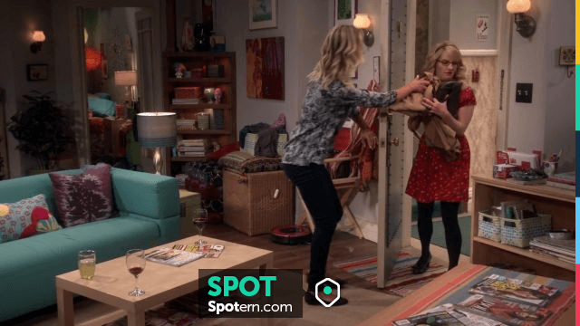 The ballet flats black Chloe Penny (Kaley Cuoco) in The Big Bang Theory ...