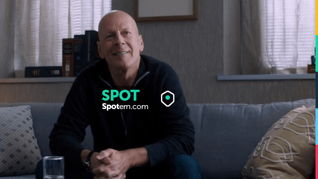 The black jacket with a zipper of Paul Kersey (Bruce Willis) in Death ...