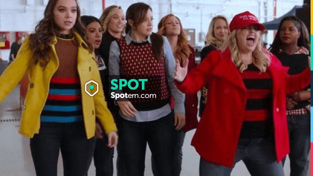 The jacket with yellow buttons of Emily (Hailee Steinfeld) in Pitch ...