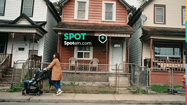 La maison au chien au 39 Keith Street à Hamilton au Canada dans Black ...