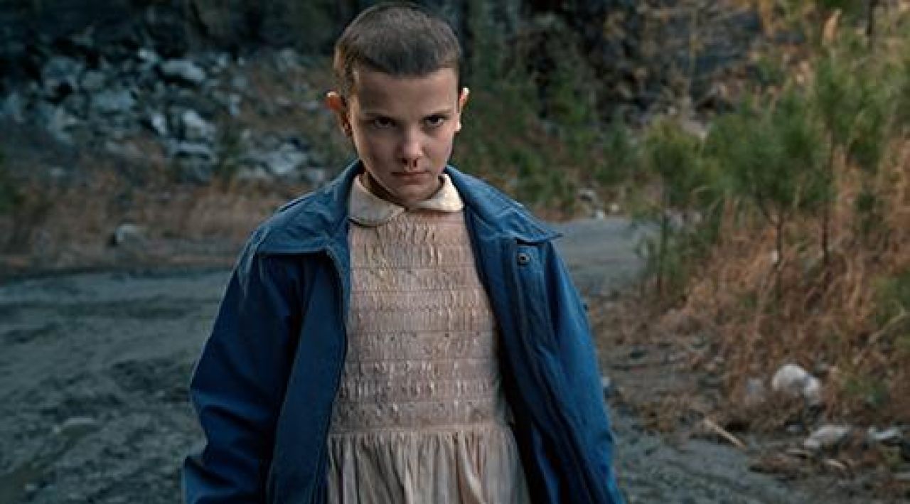 Robe rose d'Eleven Stranger Things | Spotern