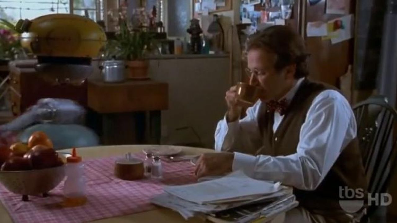 The replica of the robot yellow preview in the movie Flubber | Spotern