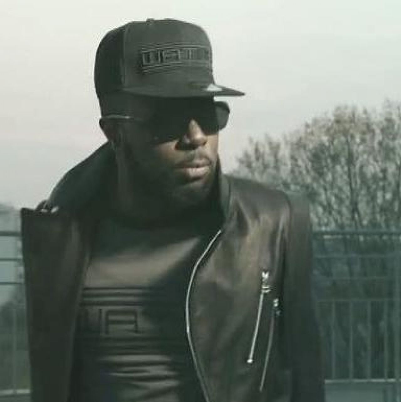 The black hat Wati B maitre gims on his post instagram | Spotern