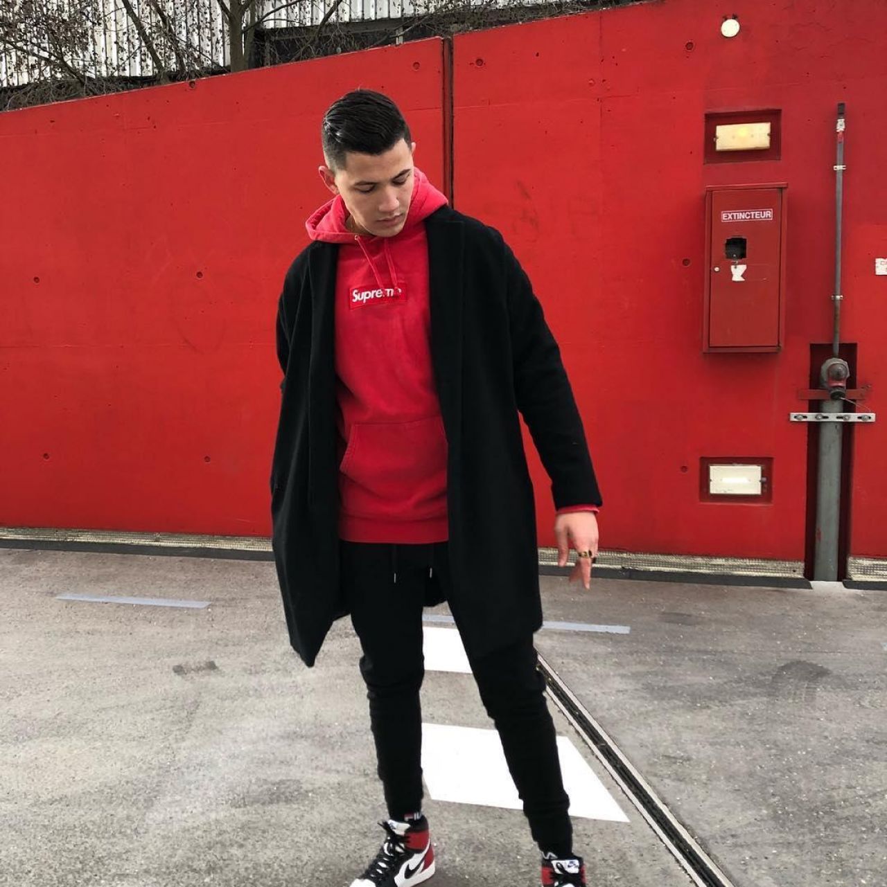 The sweat of the Supreme that brings the influencer Amir Lzn on his ...