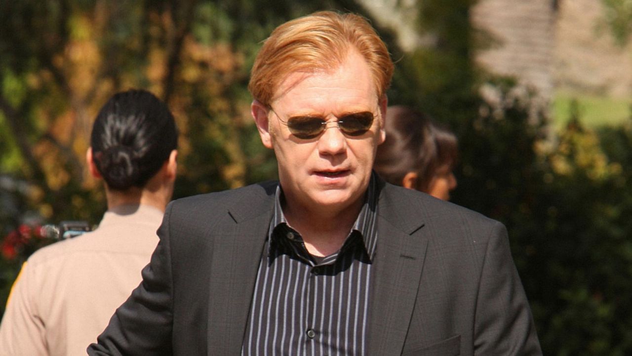 The sunglasses of Horatio Caine (David Caruso) in csi : Miami | Spotern