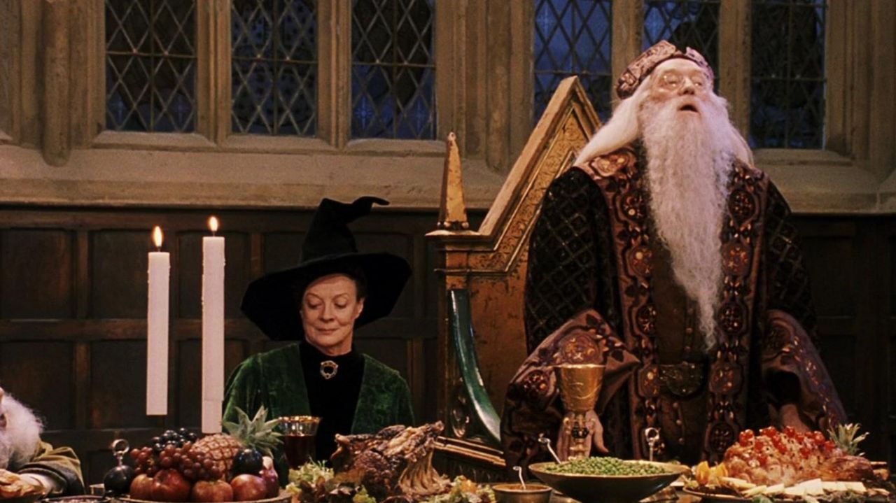 The replica of the cup of Albus Dumbledore (Richard Harris) in " Harry ...
