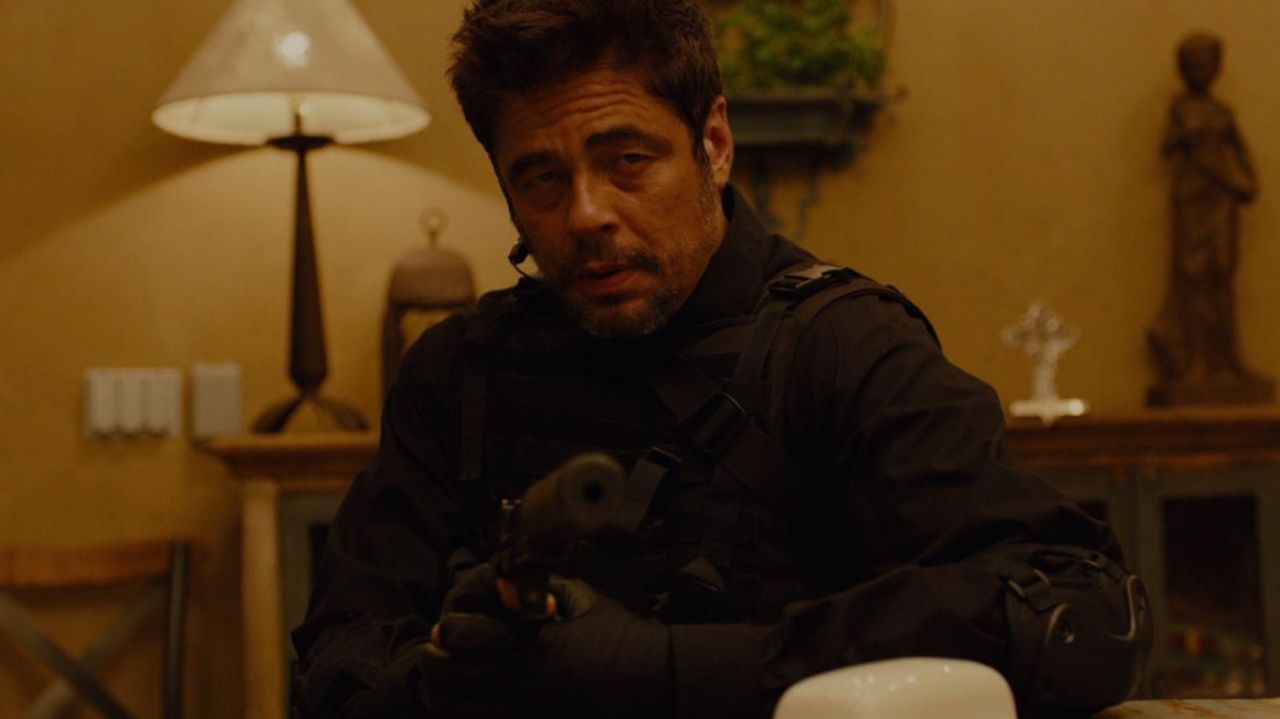 Black Tactical Long Sleeve shirt worn by Alejandro Gillick (Benicio Del ...