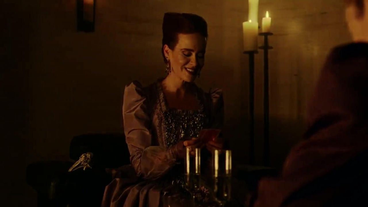 The purple dress of Ms. Wilhemina Venable (Sarah Paulson) in American ...