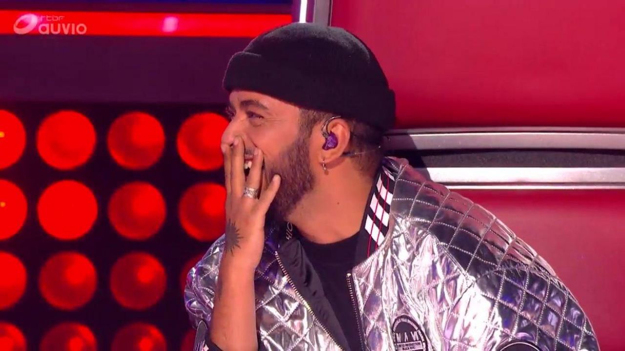 The black bonnet of Slimane Nebchi in The Voice (Belgium) | Spotern