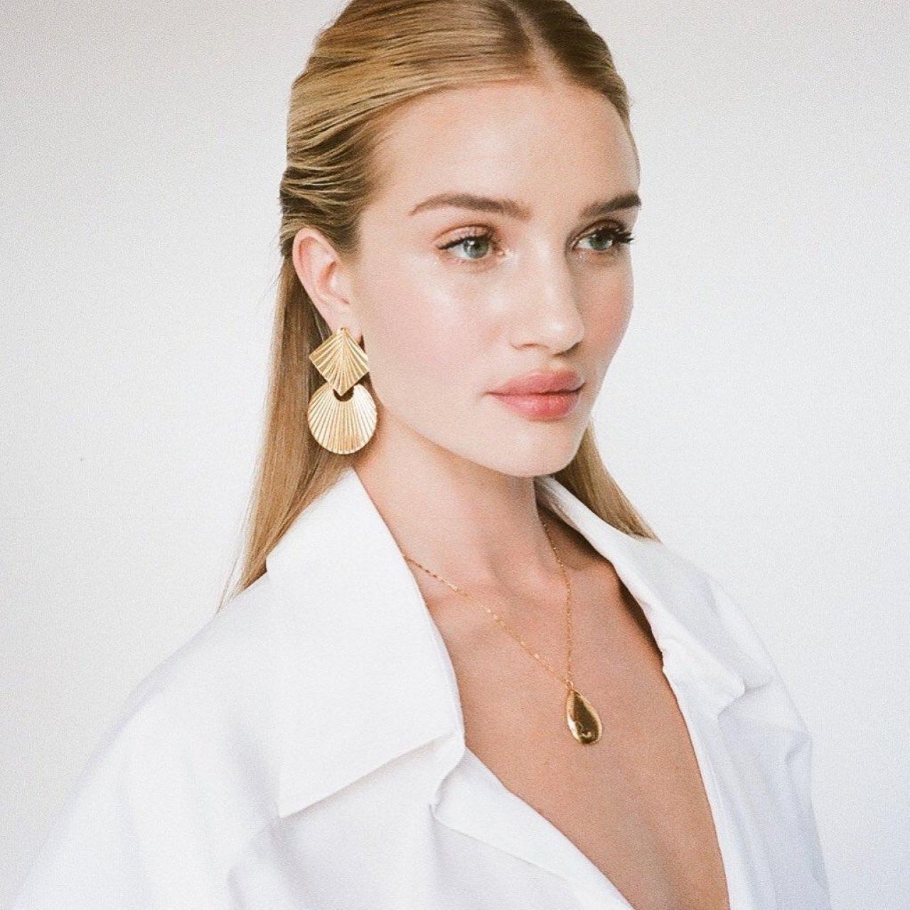 Rosie Huntington-Whiteley's large drop earrings as seen on her ...