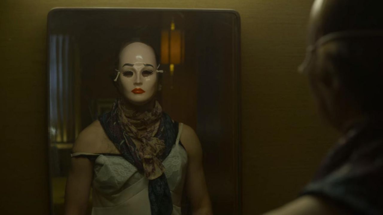 The mask of Dennis Rader aka BTK (Sonny Valicenti) in Mindhunter ...