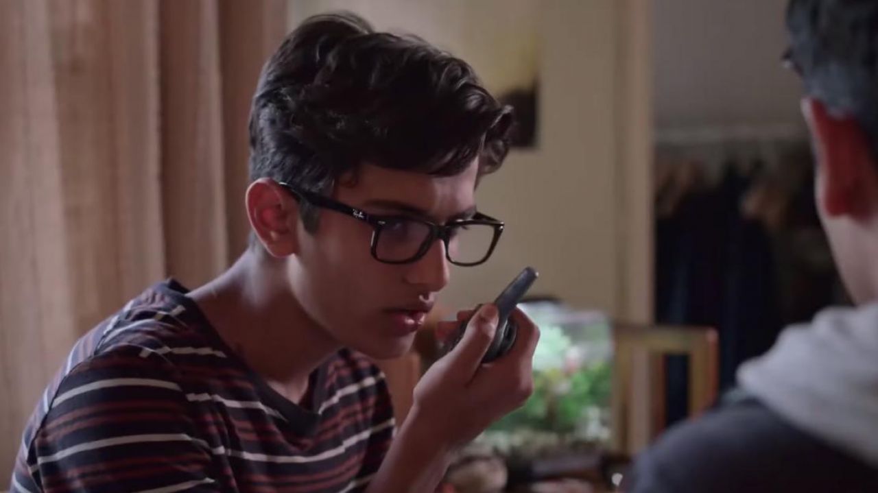 Gafas negras rectangulares Ray-Ban usadas por Dru Sharma (Vrund Rao) en ...