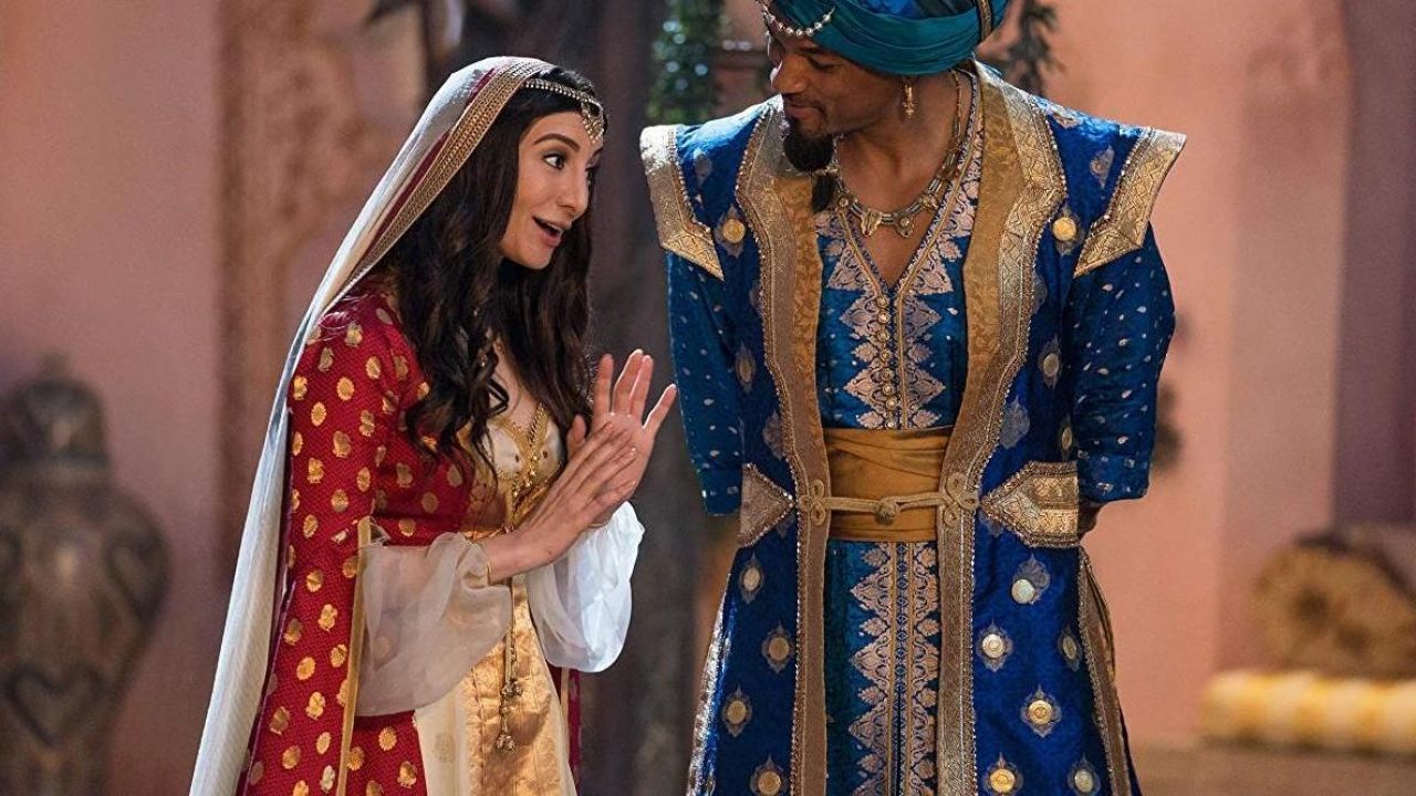 The complete costume of Dalia (Nasim Pedrad) in the movie Aladdin | Spotern