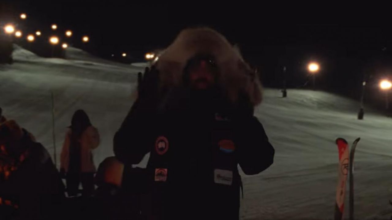 Canada goose Lance Mack­ey Black Coat of Drake in the music video Drake ...