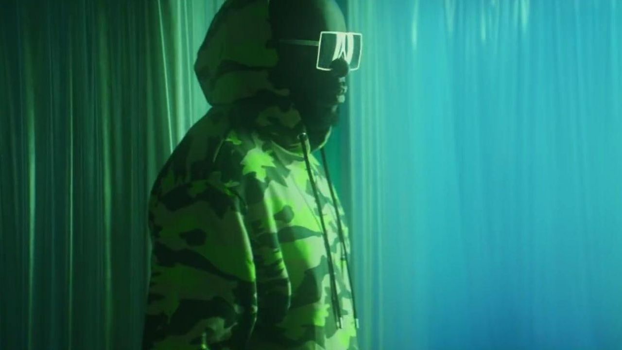 Sweat military Maître Gims on GIMS - 10/10 with Dadju & Alonzo (Clip ...