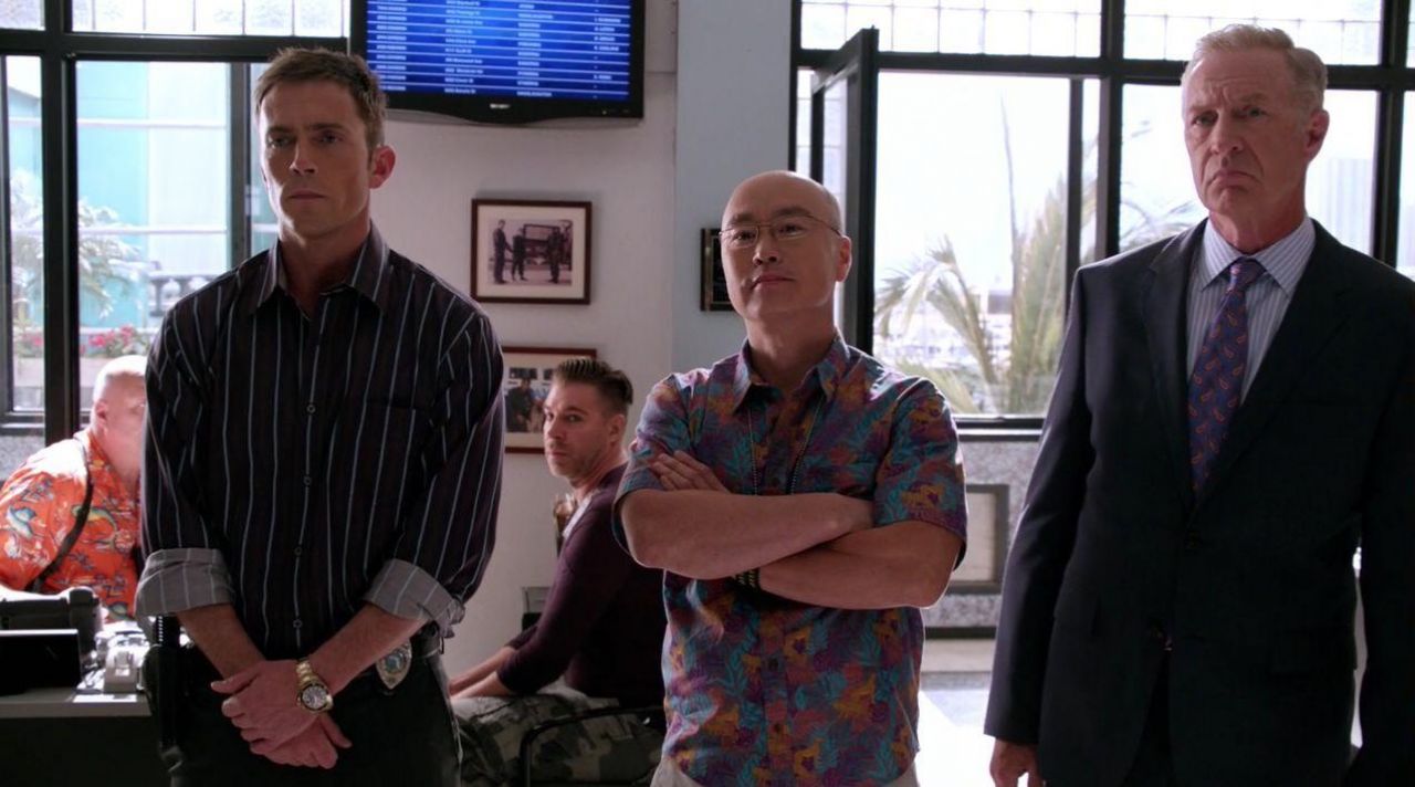 The shirt of Vince Masuka in Dexter | Spotern