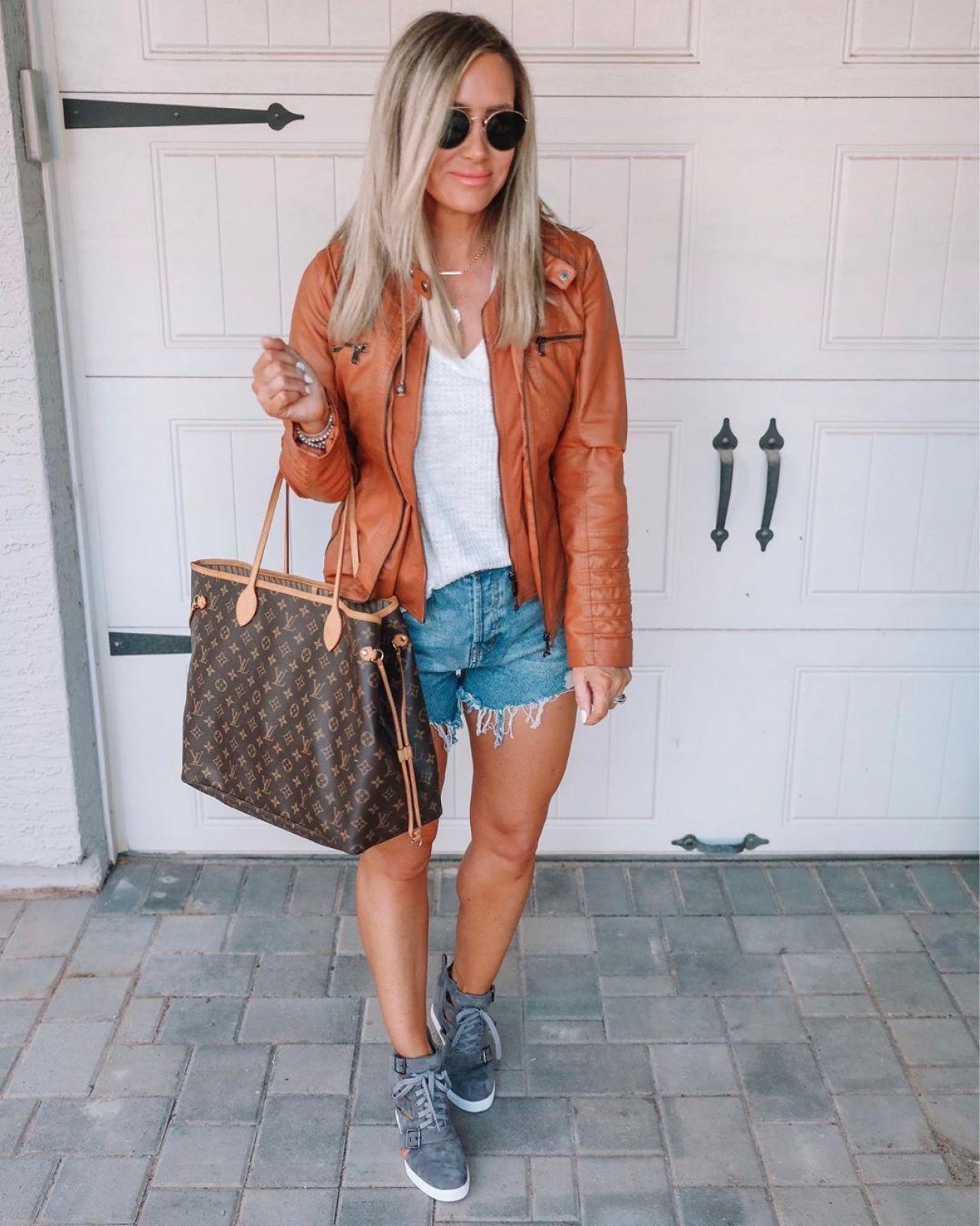 High-Rise Jean Shorts of Kim Blank on the Instagram account ...