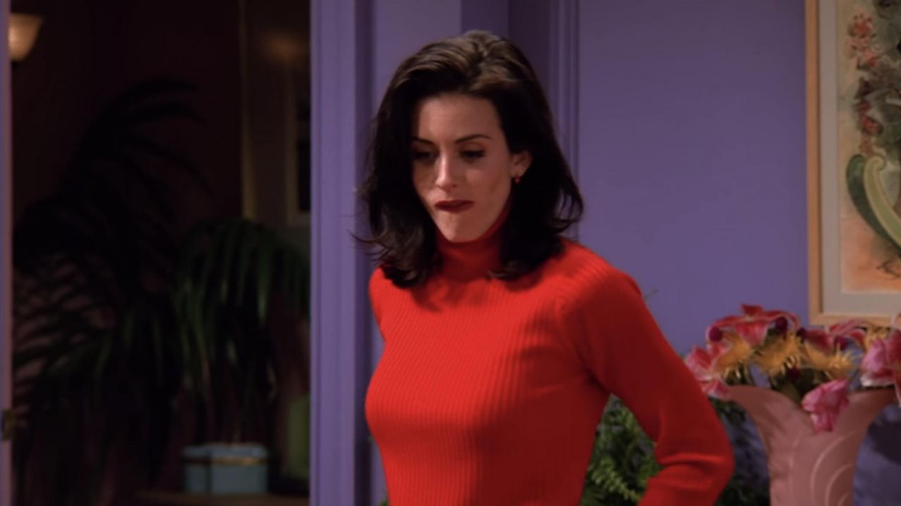 Red turtleneck worn by Monica Geller (Courteney Cox) in Friends (S01E06 ...