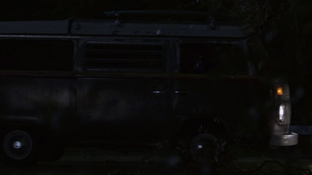 Volkswagen T2b combi car driven by John B (Chase Stokes) in Outer Banks ...