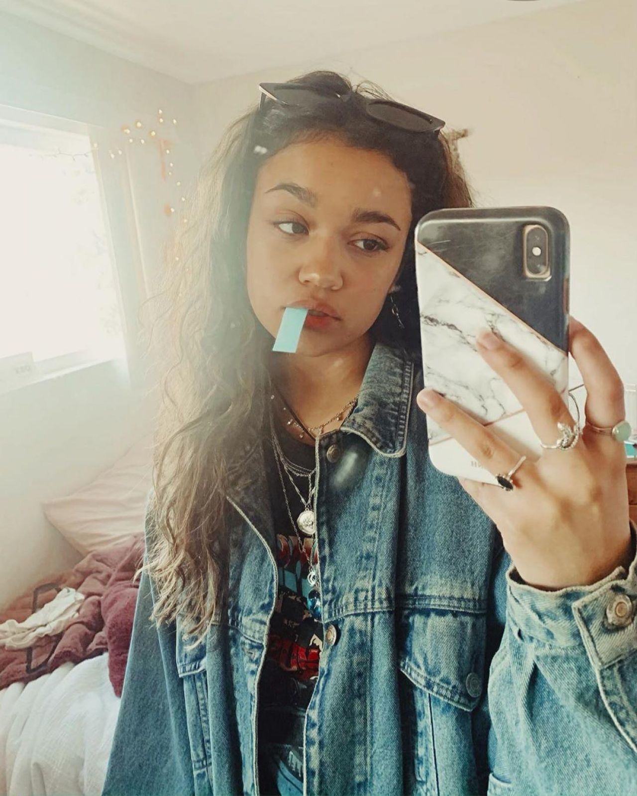 The hull telephone Madison Bailey on his post Instagram ...