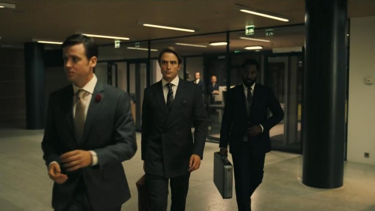 Double Breasted Suit worn by Robert Pattinson in Tenet | Spotern