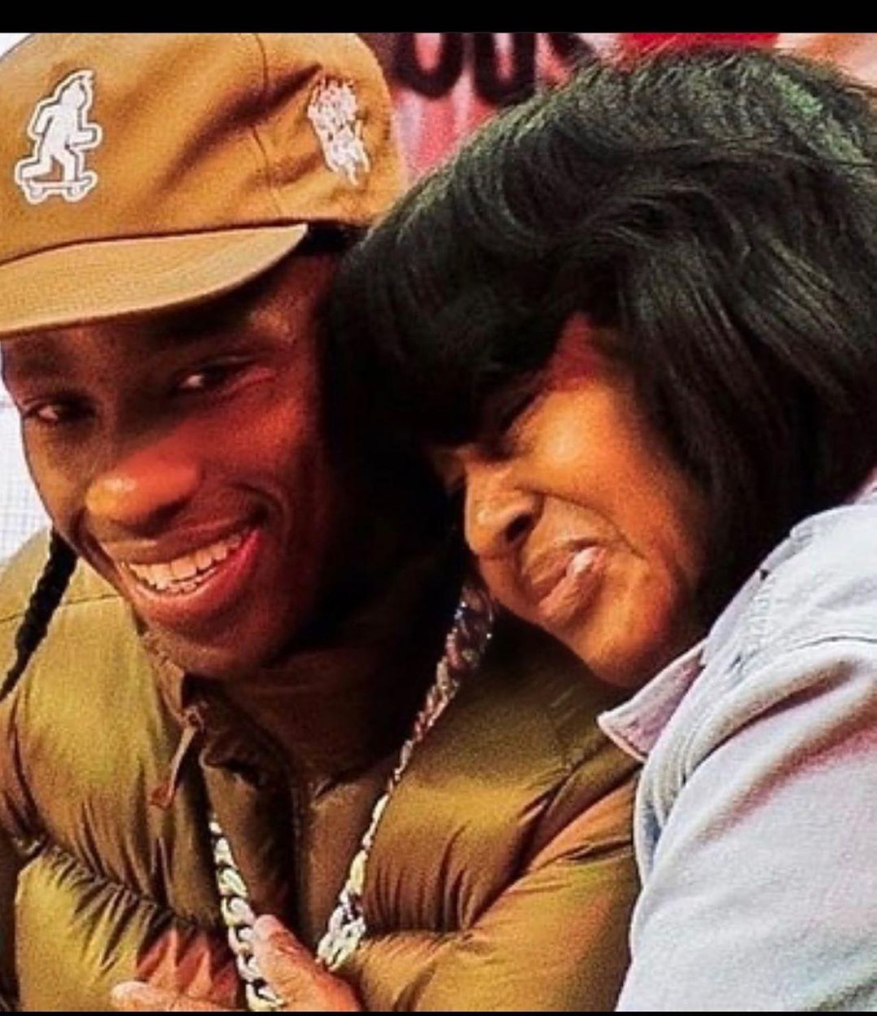 El Travis Scott Cactus Jack Skate Hat en marrón usado por Travis Scott ...