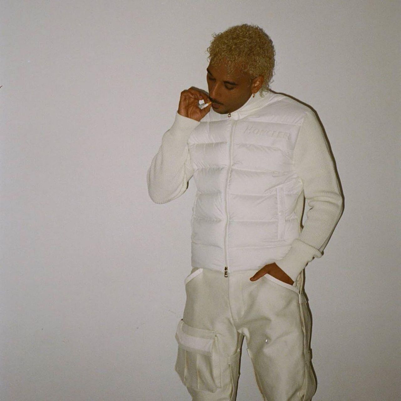 Veste Blanche de Laylow de Laylow sur le compte Instagram de @laylow ...