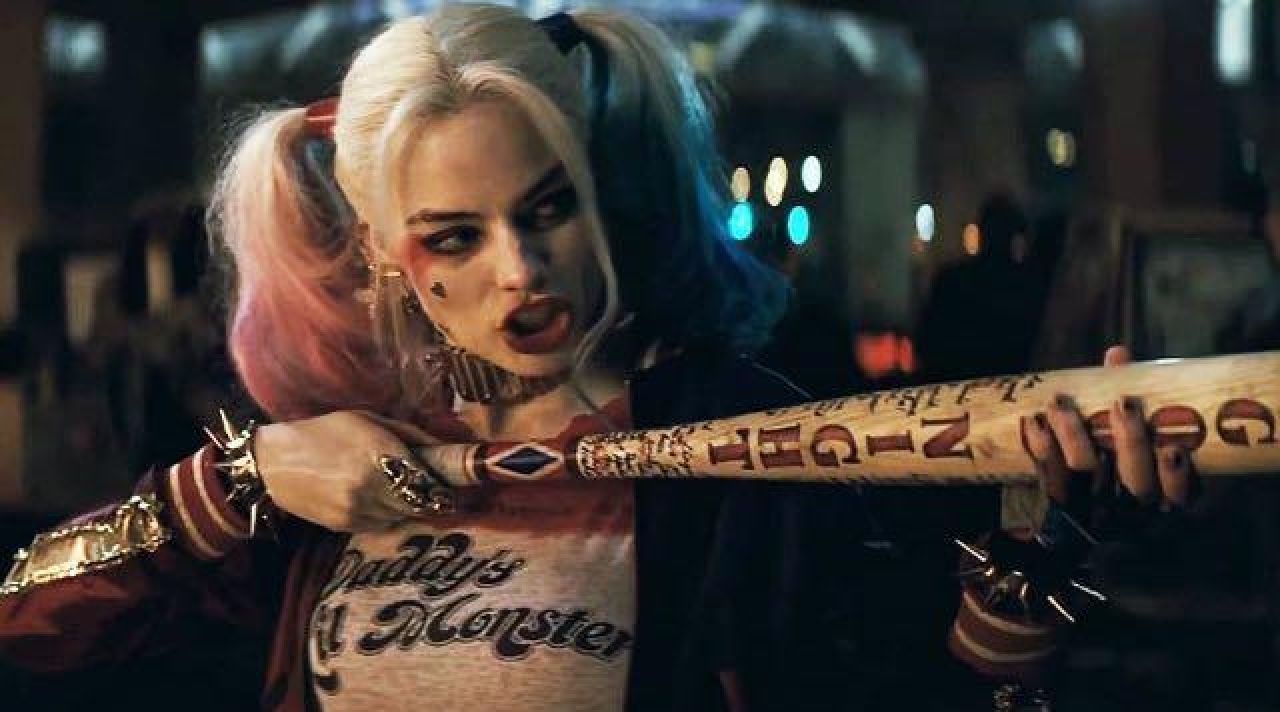 The Bat Good Night Harley Quinn Margot Robbie In Suicide Squad Spotern
