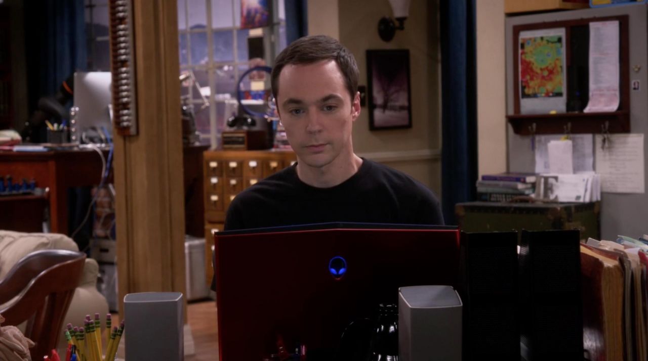 The PC Alienware laptop of Sheldon Cooper (Jim Parsons) in The Big Bang ...