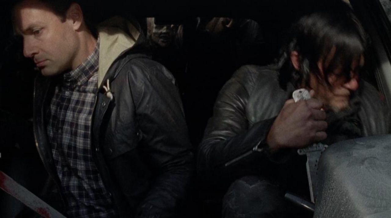 The survival knife Daryl Dixon (Norman Reedus) in The Walking Dead ...