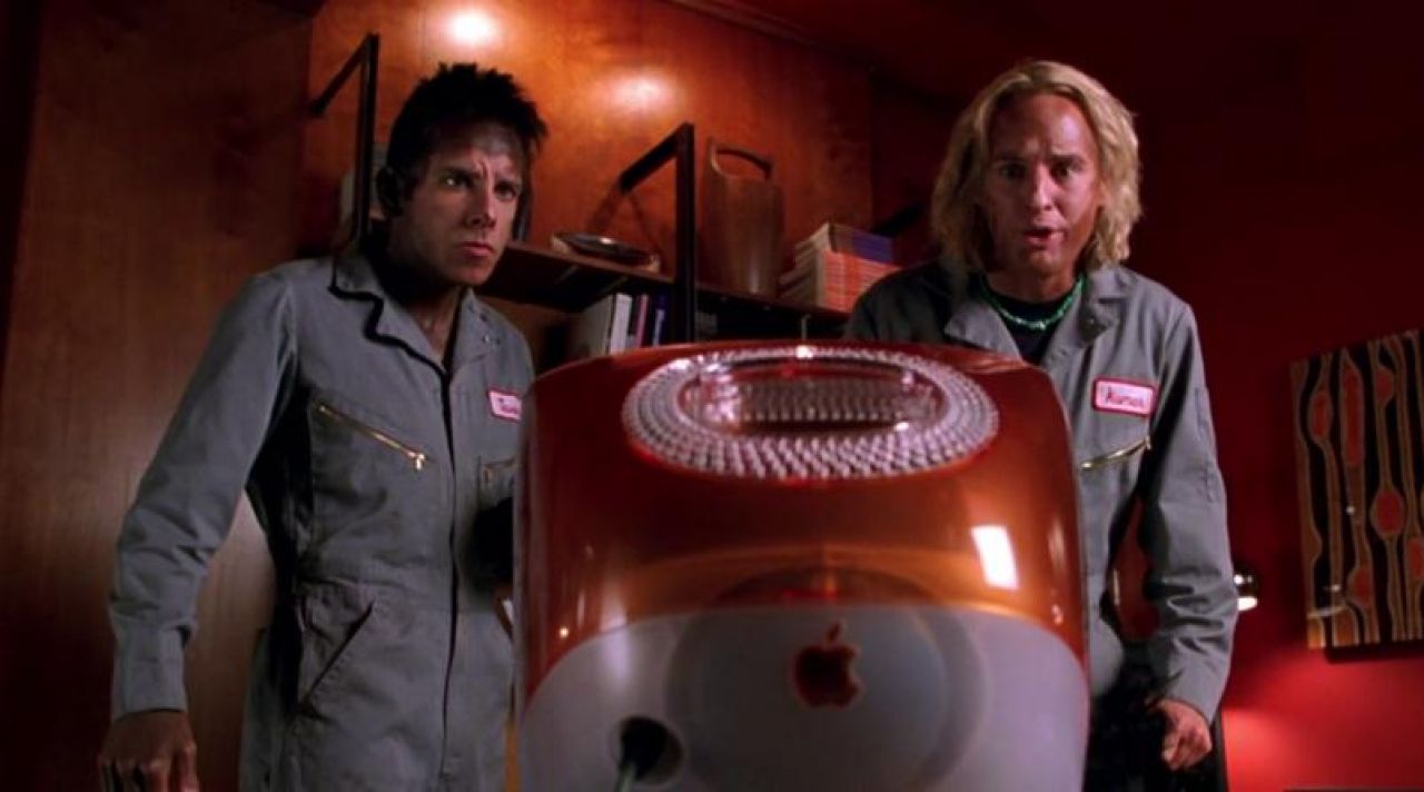 Apple computer iMac G3 orange in Zoolander | Spotern