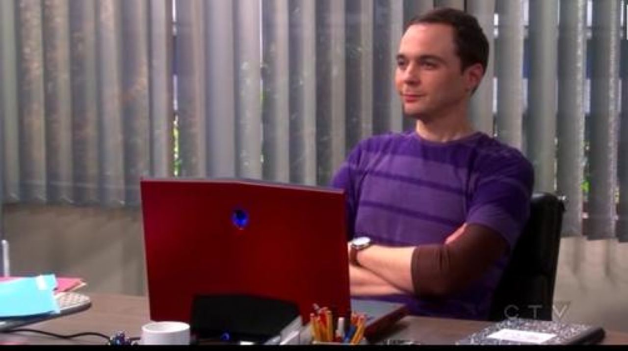 laptop of sheldon in big bang theory | Spotern