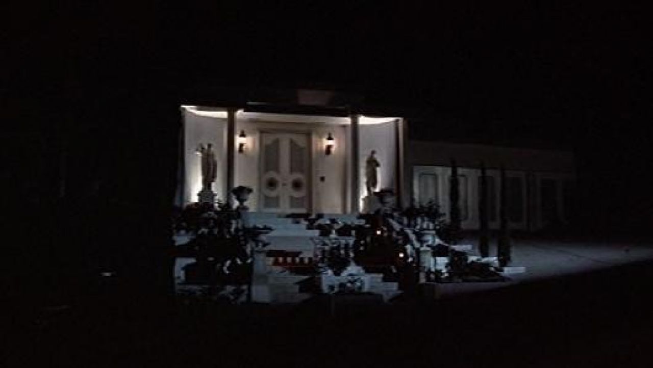 The remains of Manolo Ribera / Manny (Steven Bauer) in Scarface | Spotern