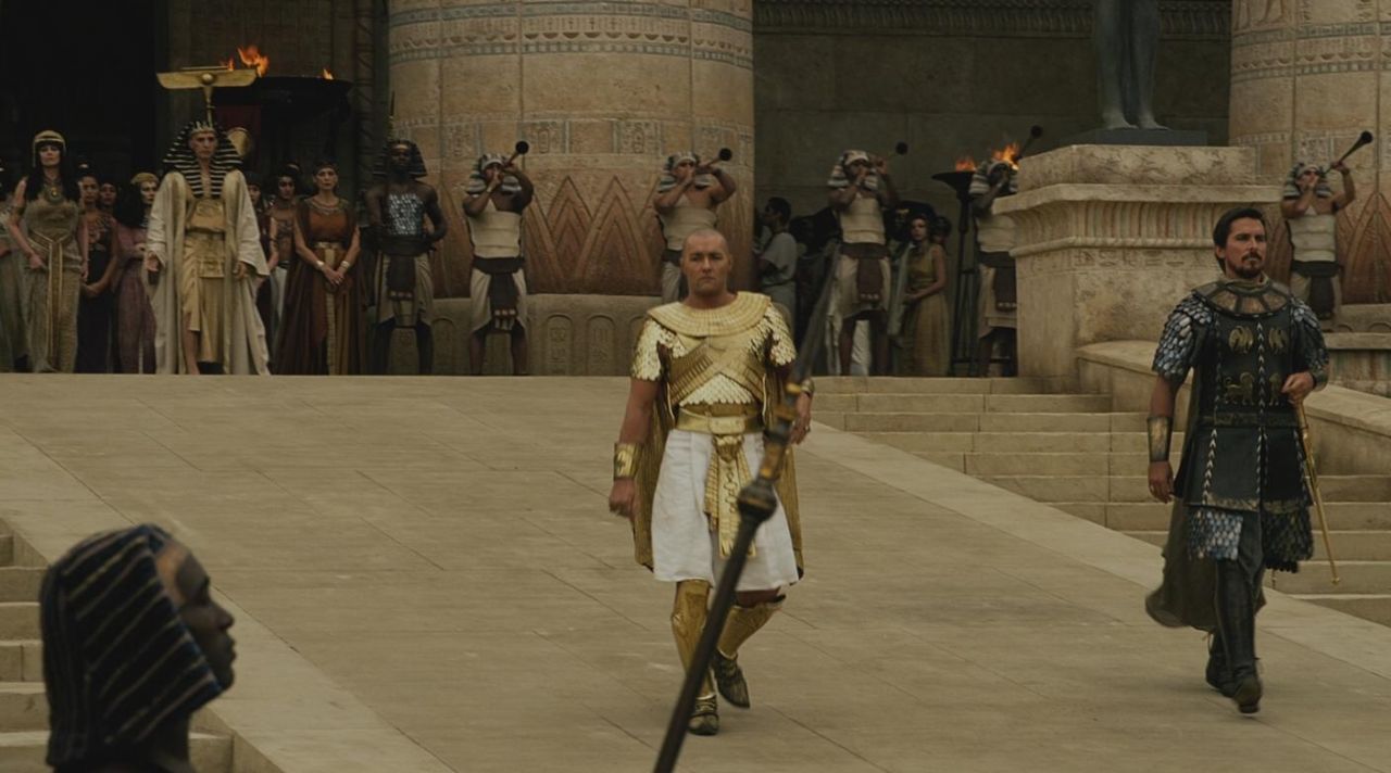 The dress of the guards of the palace of Ramses in Exodus : Gods And ...