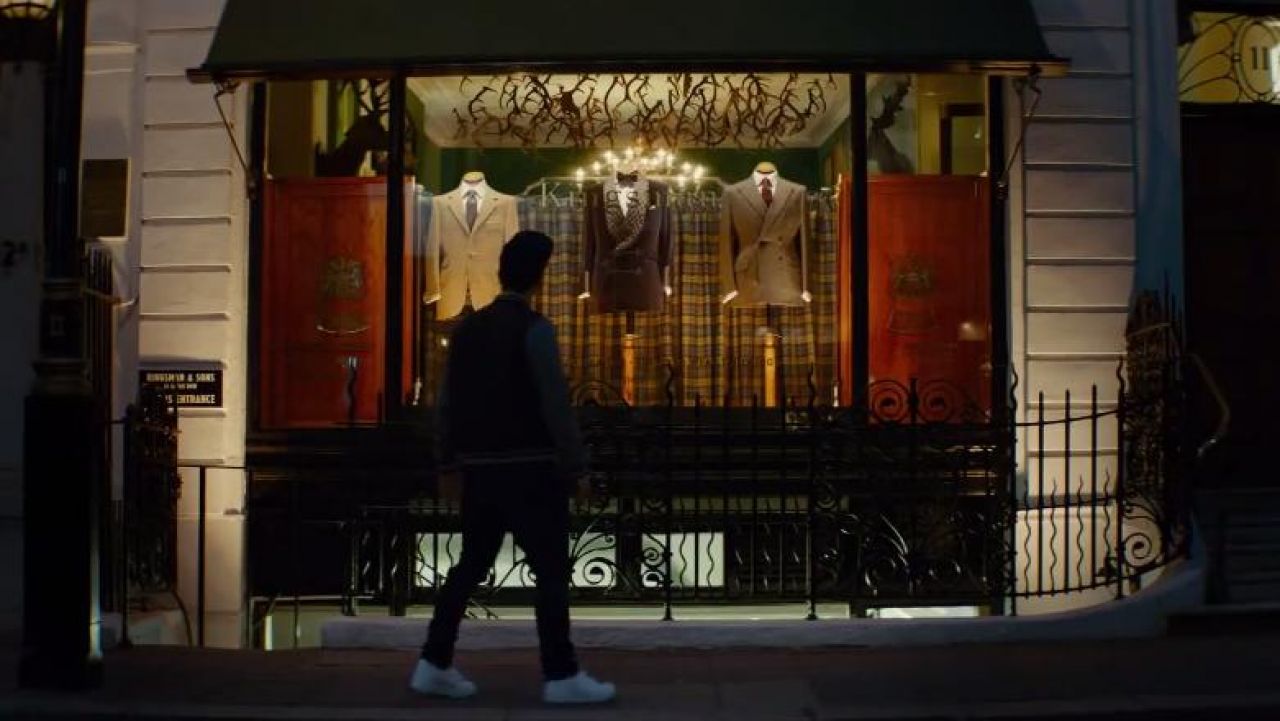 Le tailleur H. Huntsman & Sons à Londres sert de décor à la boutique ...
