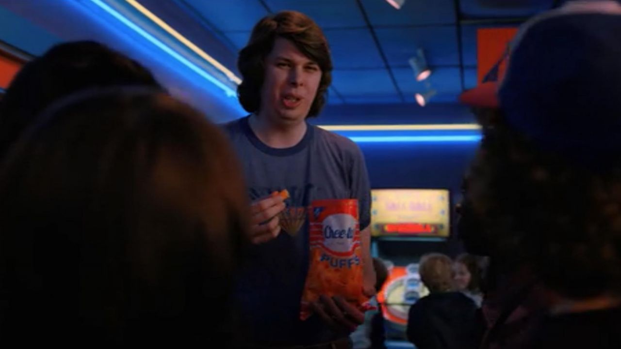 Chips Cheetos Puffs of Keith (Matty Cardarople) in Stranger Things ...