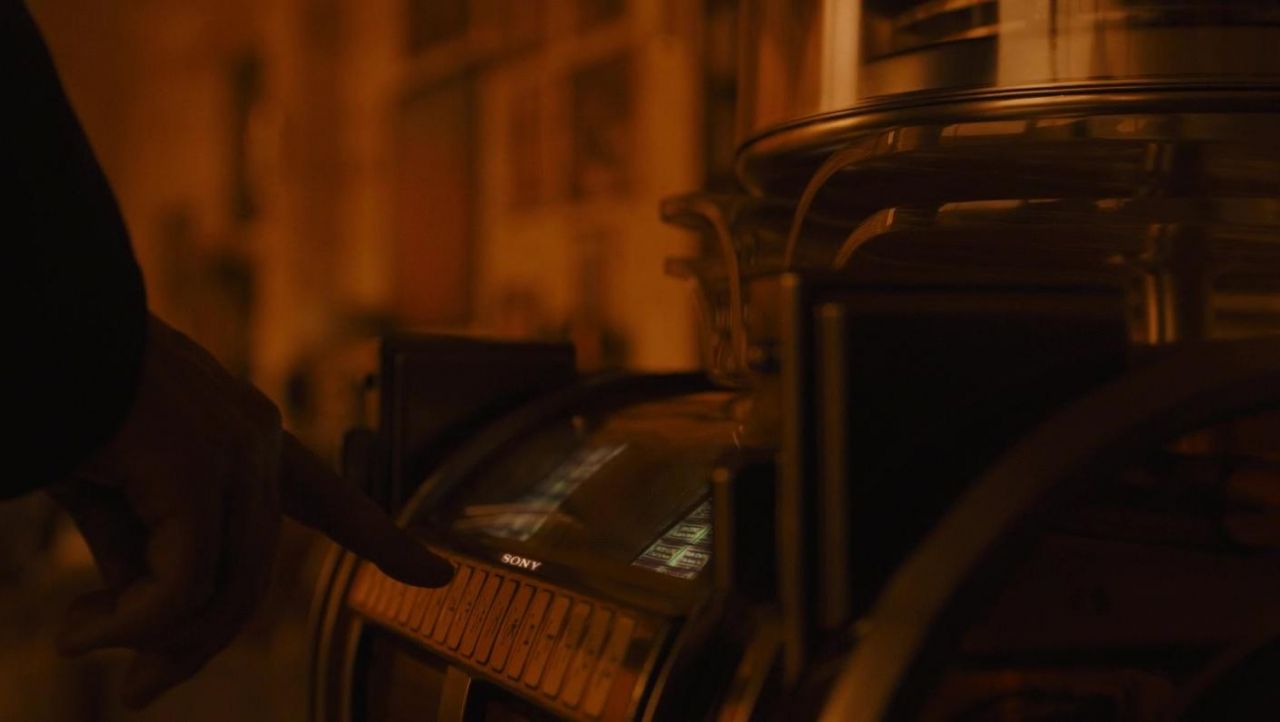 Sony Futuristic Holographic Video Jukebox used by Officer K (Ryan ...