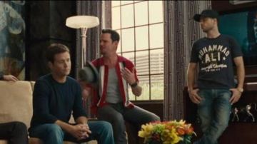 Turtle (played by Jerry Ferrara) outfits on Entourage