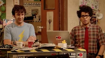 Discover outfits and fashion from season 1 on The IT Crowd