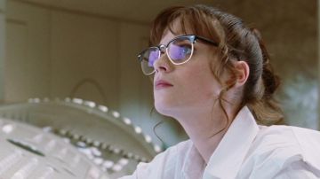 Socks, Trillian (Zooey Deschanel) in H2G2 : The hitchhiker's Guide to ...