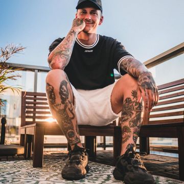 Instagram willy: Clothes, Outfits, Brands, Style and Looks | Spotern